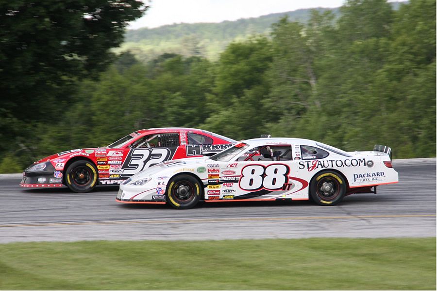 Championship Battles Up For Grabs at Thunder Road | New England Racing